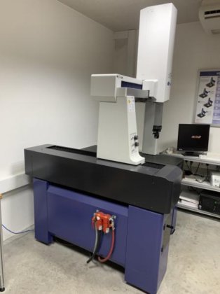 2009 Mitutoyo Crysta Plus M 574 in Bielefeld, Germany