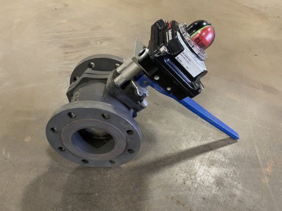 Flow-Tek F15-4" WCB Flanged Ball Valve Flowserve UltraSwitch Ball ...