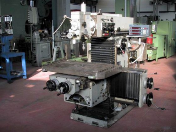 MAHO MH800 in Nichelino, Piedmont, Italy