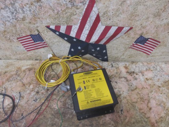 BANNER ENGINEERING BANNER MSCA-1 MINI SCREEN CONTROLLER ENCLOSURE BOX ...