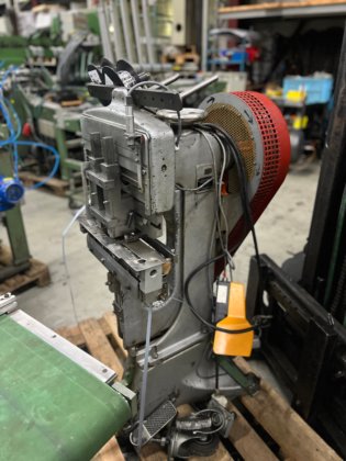 Double head stitching machine BOSTON in Krefeld, Germany