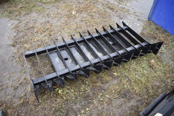KC Quick Attach 72" Skid Steer Debris Rake in Clifford Township, PA, USA