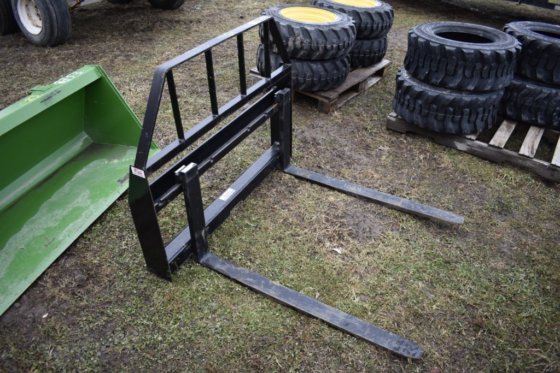 Kivel Quick Attach 2000 lb. Capacity Skid Steer Pallet Forks in ...
