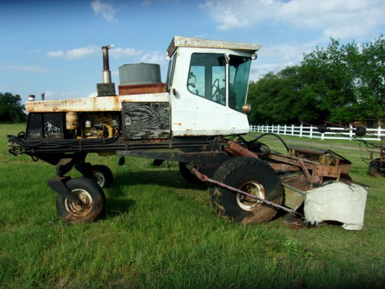 Hay Cutter 21210 in Covington, TX, USA