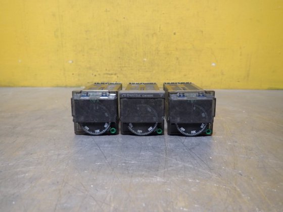 OMEGA 3pcs Omega Temperature Controller Lot. in Euclid, OH, USA