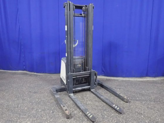Crown Electric Walk Behind Forklift in Euclid, OH, USA