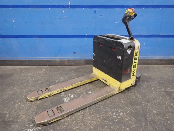 HYSTER ELECTRIC PALLET JACK in Euclid, OH, USA