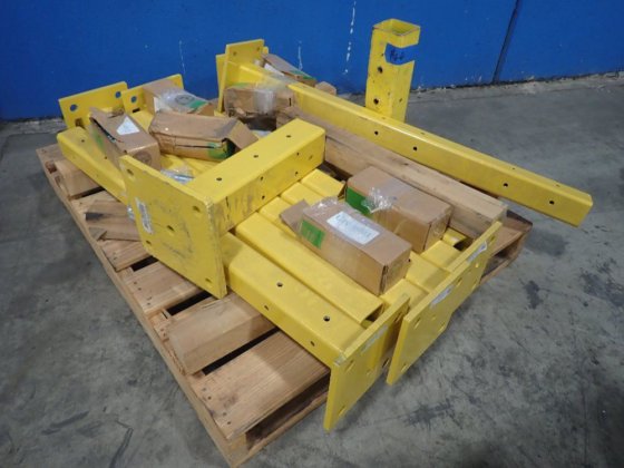 STEEL GUARD UNIVERSAL POST in Watertown, WI, USA