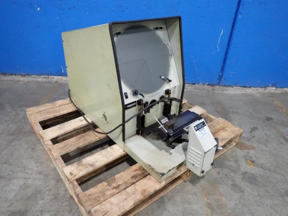 SCHERR TUMICO INDUSTRIES Optical Comparator in Watertown, WI, USA