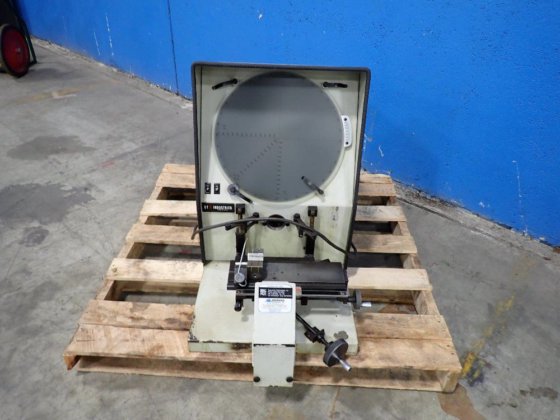 SCHERR TUMICO INDUSTRIES Optical Comparator in Watertown, WI, USA