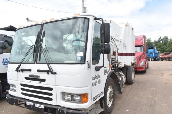 2004 FREIGHTLINER CONDOR in Covington, TN, USA