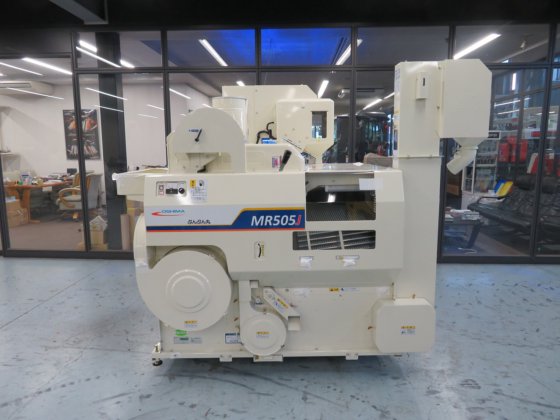 Rice hulling machine 13476 in Shibata, Japan