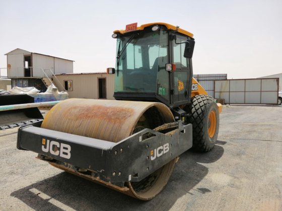 2018 JCB 116D Compactor in Kuwait