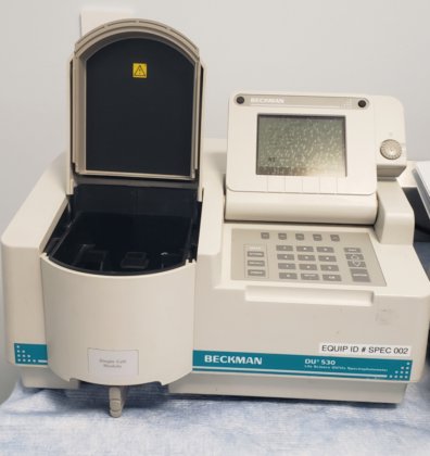 Beckman DU530 UV Vis Spectrophotometer in Frederick, MD, USA