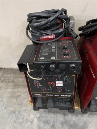2012 LINCOLN FLEXTEC 650 POWER SUPPLY WITH FEED in Victoria, TX, USA