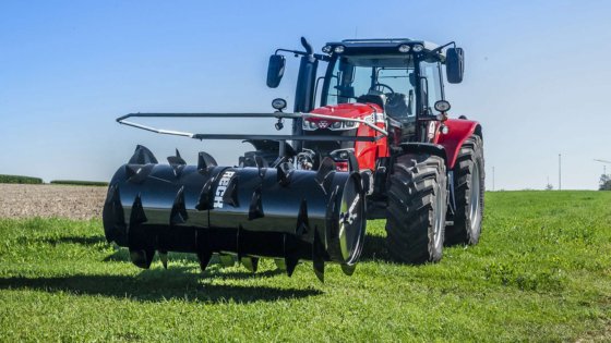 Grass silage spreader Magna in Betzenweiler, Baden-Württemberg, Germany