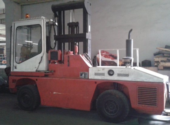Fantuzzi Side Loader Forklift SF60U in Singapore