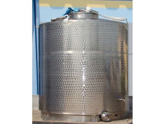 Nuova Cisterna Trasporto Latte in Inox in Guastalla, Italia