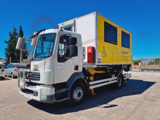 2011 TLD CHTP PM 5,9 ambulift vehicle in Heemskerk, Netherlands