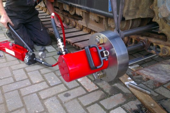 Master Pin Pusher for Track Chains in Hillegom, South Holland, Netherlands