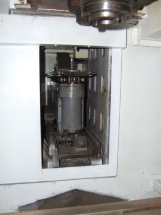 MAC-V2E Takisawa MC-Compo Machining Center in Minneapolis, MN, USA