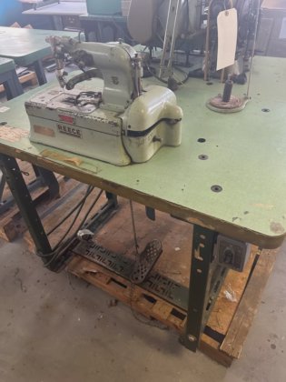 Reece S2-BH Industrial Button Hole Sewing Machine in Fleetwood, PA, USA