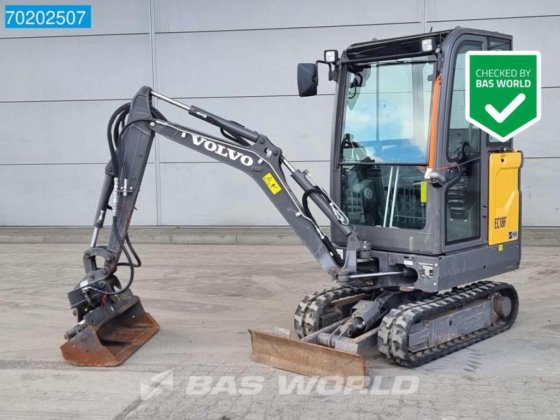 2020 Volvo EC18E ONLY 563h - TILTING BUCKET in Netherlands