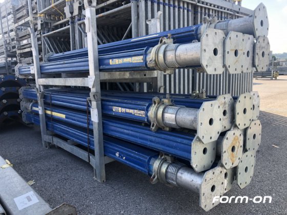 Doka Eurex 60 550 floor prop #42034M in Amstetten, Austria