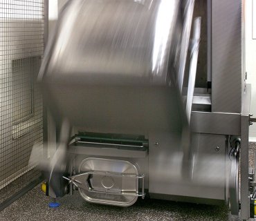 Tote bin washer in Dronten, Netherlands