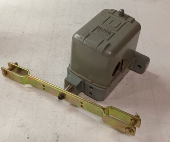 NEW SQUARE D PUMPTROL FLOAT SWITCH 600 VAC 3Ø 9035DG30 in Camden, NJ, USA