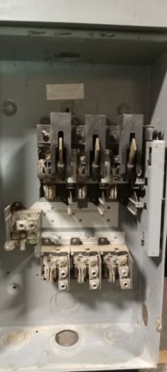 SQUARE D 200 AMP FUSIBLE 3R SAFETY SWITCH DISCONNECT 3 POLE 600 V AC/DC ...