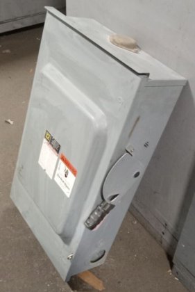 SQUARE D 200 AMP FUSIBLE 3R SAFETY SWITCH DISCONNECT 3 POLE 600 V AC/DC ...