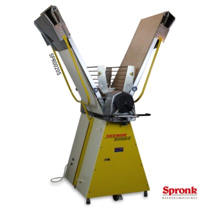 Rolling machine, Seewer Rondo-type Manomat in Andelst, Gelderland ...