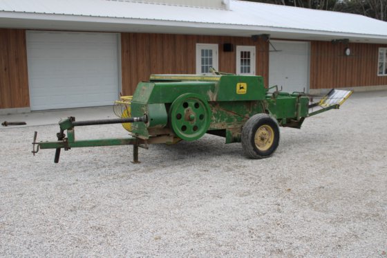 John Deere 336 in Montgomery, IN, USA
