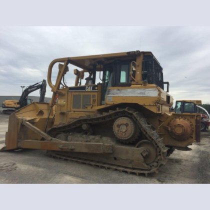 CAT D7R Dozer in Canada