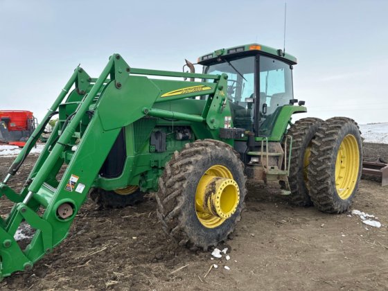John Deere 8300 Tractor with Loader in New Salem, ND, USA