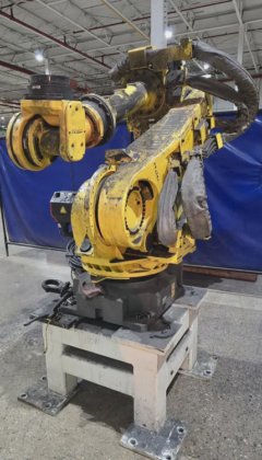FANUC R-2000iB/210F ROBOT ARM in Detroit, MI