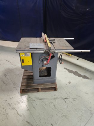 POWERMATIC MODEL 66 TABLE SAW in Detroit, MI