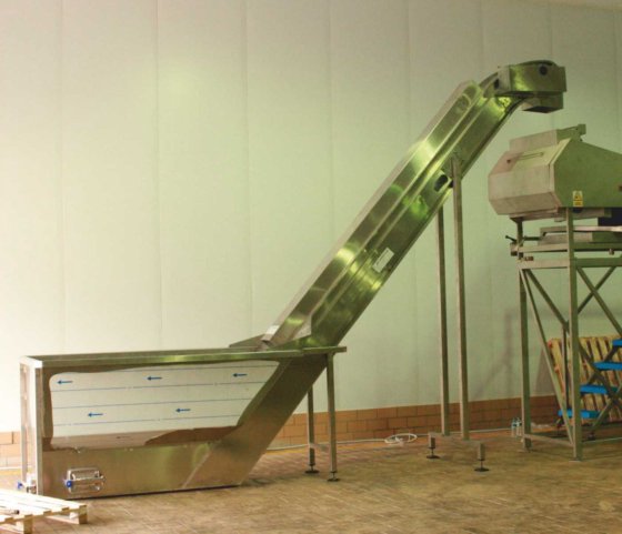 Washing Machine Elevator Swan in Almiros, Greece