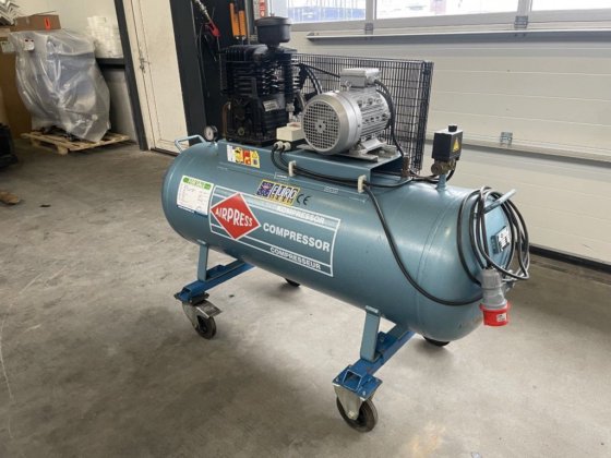 Airpress K300/600 Electric Piston Compressor 3 kW 400 L / min 10 Bar 3 ...