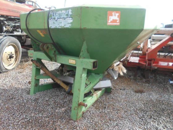 2000 Amazone 1000 litres in Chiché, France