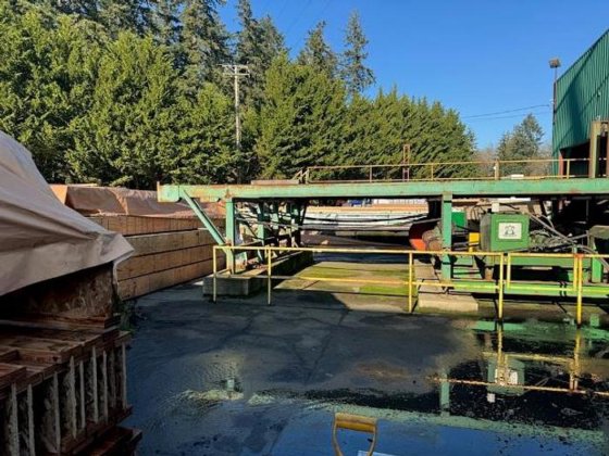 TILT HOIST / STACKER SYSTEM in British Columbia, Canada