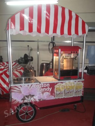 cotton candy popcorn trolley in İstanbul, Turkey