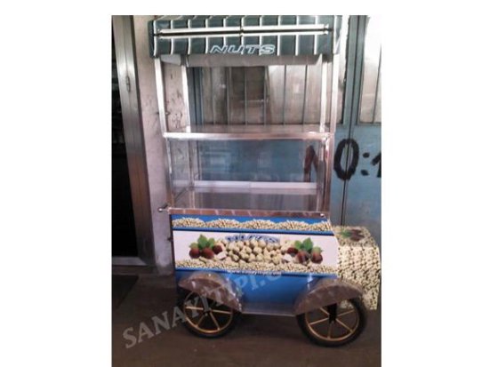 Hot Nut Cart in İstanbul, Turkey