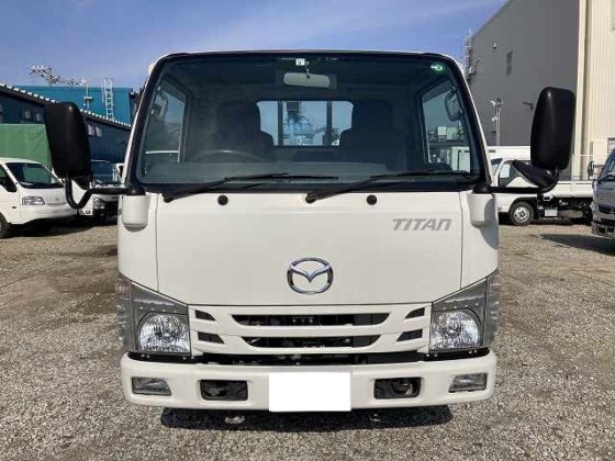 Mazda Titan small flat body 10' TRG-LKR85A in Tokyo, Japan