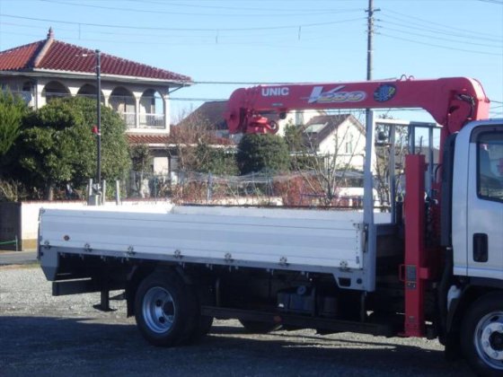 Isuzu ELF small-sized vehicle heavy equipment transportation Self ...