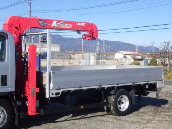 Isuzu ELF small-sized vehicle heavy equipment transportation Self ...