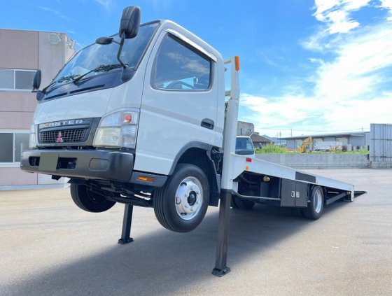 Mitsubishi Canter Compact Car Heavy Equipment Transporter Self Loader ...