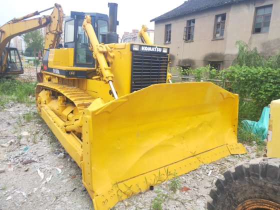 Komatsu Bulldozer D155A-2 in Hong Kong