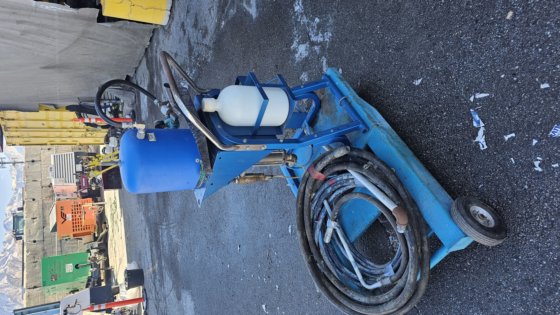 Binks B8D Vinyl Ester Pump/Spray Unit in Murray, UT, USA
